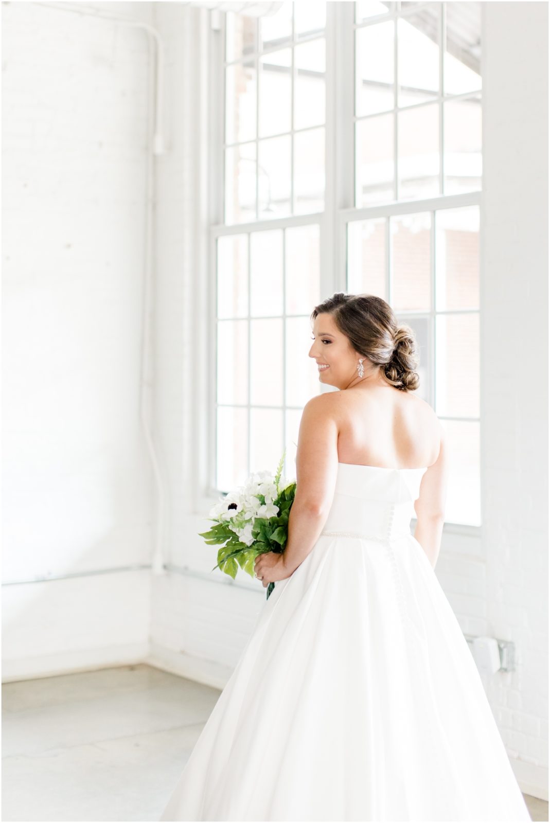 1800 Drayton Bridal Session | Alexis - jacquelineandlaura.com