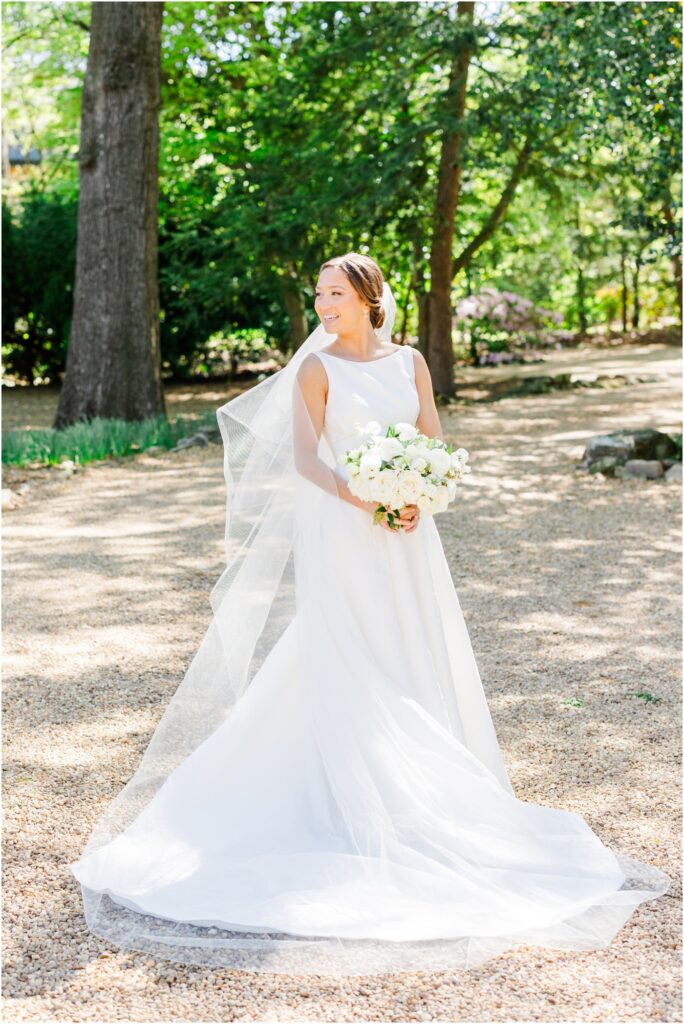 Charlotte Wedding at VanLandingham Estate | Olivia & Eric - jacquelineandlaura.com